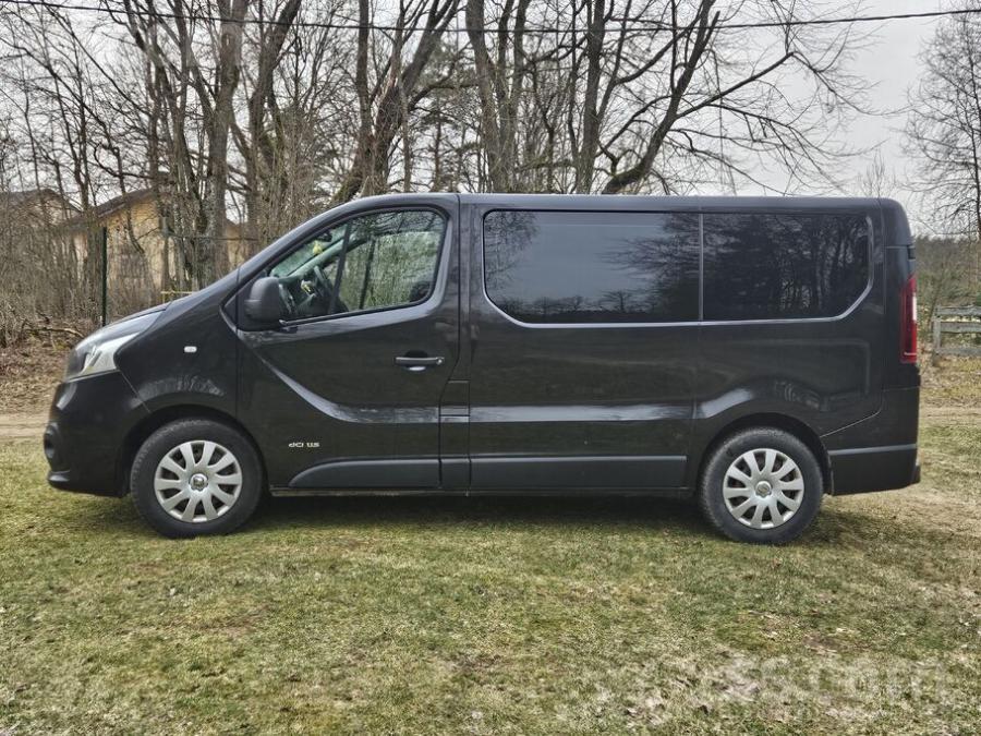 Black Renault Trafic 2015 in Riga, with an engine capacity of 1.60 L and mileage of 289 thousand km for 5000 €, photo 4 on AUTOMOTO.COM.LV