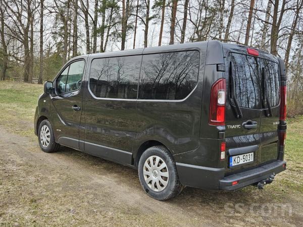 Черный Рено Трафик 2015 в Рига, объемом двигателя 1.60 л и пробегом 289 тыс. км за 5000 €, фото 6 на AUTOMOTO.COM.LV