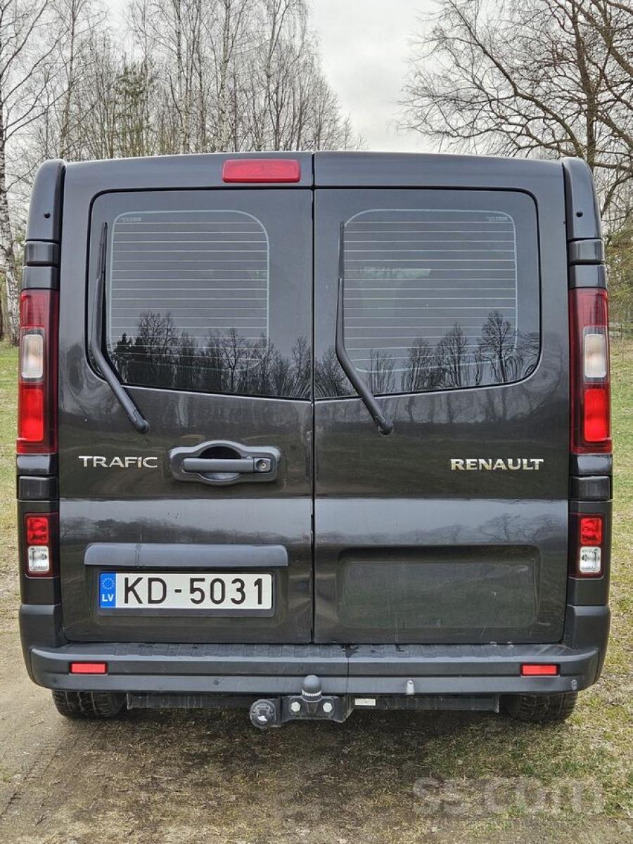 Black Renault Trafic 2015 in Riga, with an engine capacity of 1.60 L and mileage of 289 thousand km for 5000 €, photo 9 on AUTOMOTO.COM.LV