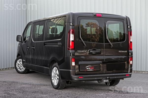 Melns Renault Trafic 2015 Ogre, ar dzinēja tilpumu 1.60 L un nobraukumu 238 tūkst. km par 14500 €, foto 5 vietnē AUTOMOTO.COM.LV