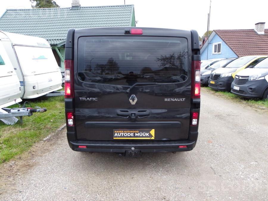 Black Renault Trafic 2016 in Valka, with an engine capacity of 1.60 L and mileage of 228 thousand km for 8500 €, photo 7 on AUTOMOTO.COM.LV
