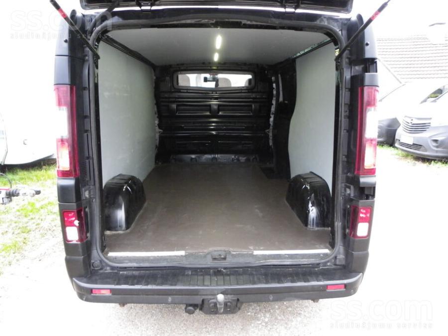 Black Renault Trafic 2016 in Valka, with an engine capacity of 1.60 L and mileage of 228 thousand km for 8500 €, photo 18 on AUTOMOTO.COM.LV