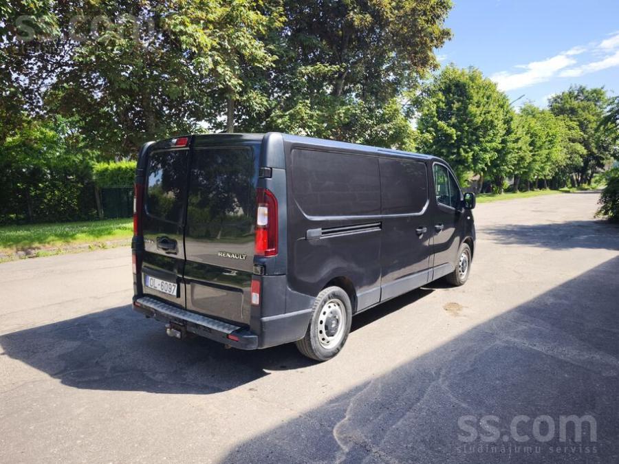 Black Renault Trafic 2016 in Ogre, with an engine capacity of 1.60 L and mileage of 259 thousand km for 7850 €, photo 6 on AUTOMOTO.COM.LV