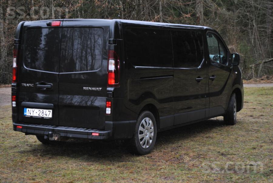 Black Renault Trafic 2018 in Tukums, with an engine capacity of 1.60 L and mileage of 168 thousand km for 12500 €, photo 4 on AUTOMOTO.COM.LV