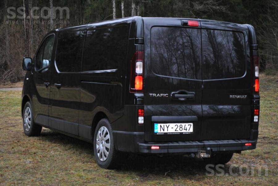 Black Renault Trafic 2018 in Tukums, with an engine capacity of 1.60 L and mileage of 168 thousand km for 12500 €, photo 5 on AUTOMOTO.COM.LV