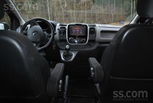 Black Renault Trafic 2018 in Tukums, with an engine capacity of 1.60 L and mileage of 168 thousand km for 12500 €, photo 10 on AUTOMOTO.COM.LV