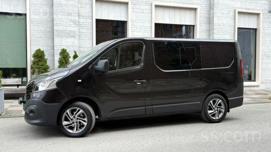 Melns Renault Trafic 2018 Tallina, ar dzinēja tilpumu 1.60 L un nobraukumu 242 tūkst. km par 11550 €, foto 11 vietnē AUTOMOTO.COM.LV