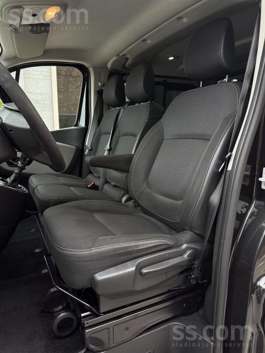 Melns Renault Trafic 2018 Tallina, ar dzinēja tilpumu 1.60 L un nobraukumu 242 tūkst. km par 11550 €, foto 20 vietnē AUTOMOTO.COM.LV