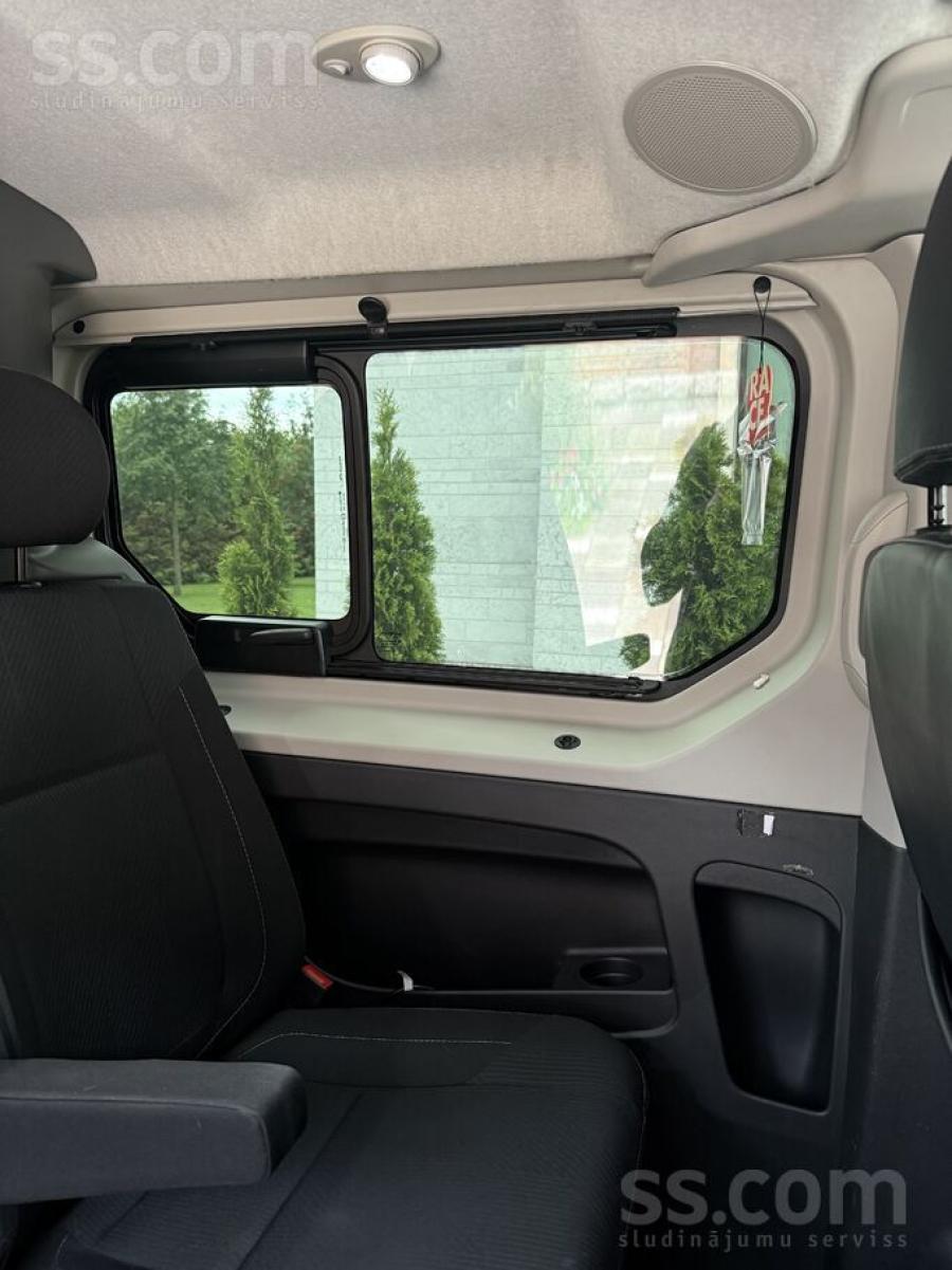 Melns Renault Trafic 2018 Tallina, ar dzinēja tilpumu 1.60 L un nobraukumu 242 tūkst. km par 11550 €, foto 25 vietnē AUTOMOTO.COM.LV