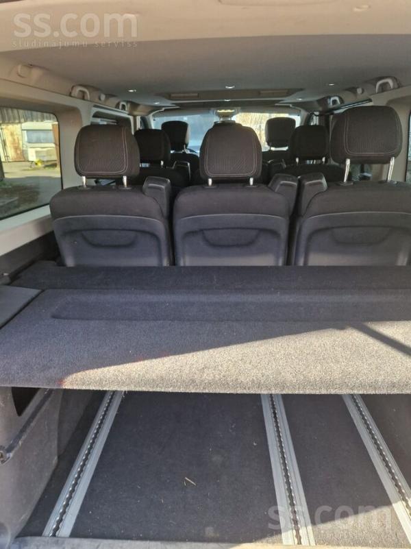 Black Renault Trafic 2019 in Riga, with an engine capacity of 2.00 L and mileage of 171 thousand km for 15750 €, photo 6 on AUTOMOTO.COM.LV