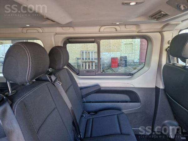 Black Renault Trafic 2019 in Riga, with an engine capacity of 2.00 L and mileage of 171 thousand km for 15750 €, photo 10 on AUTOMOTO.COM.LV