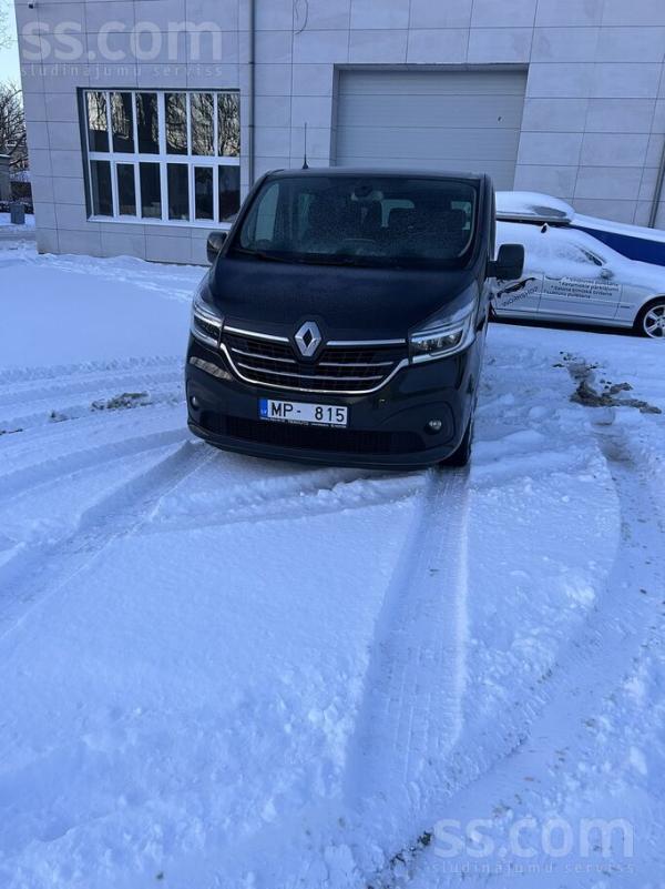 Black Renault Trafic 2020 in Kuldiga, with an engine capacity of 2.00 L and mileage of 186 thousand km for 19900 €, photo 1 on AUTOMOTO.COM.LV