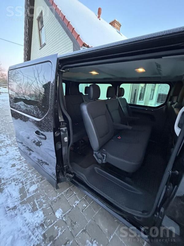 Black Renault Trafic 2020 in Kuldiga, with an engine capacity of 2.00 L and mileage of 186 thousand km for 19900 €, photo 5 on AUTOMOTO.COM.LV