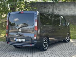 Black Renault Trafic 2022 in Riga, with an engine capacity of 2.00 L and mileage of 55 thousand km for 38950 €, photo 4 on AUTOMOTO.COM.LV