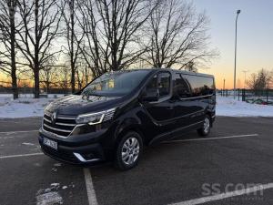 Black Renault Trafic 2022 in Valmiera, with an engine capacity of 2.00 L and mileage of 154 thousand km for 29800 €, photo 3 on AUTOMOTO.COM.LV
