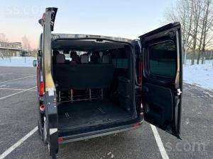 Black Renault Trafic 2022 in Valmiera, with an engine capacity of 2.00 L and mileage of 154 thousand km for 29800 €, photo 10 on AUTOMOTO.COM.LV