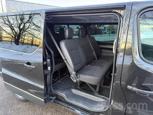 Black Renault Trafic 2022 in Valmiera, with an engine capacity of 2.00 L and mileage of 154 thousand km for 29800 €, photo 11 on AUTOMOTO.COM.LV