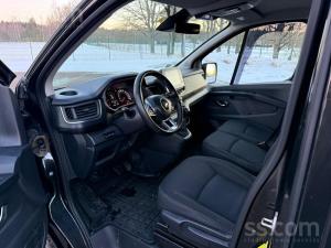 Black Renault Trafic 2022 in Valmiera, with an engine capacity of 2.00 L and mileage of 154 thousand km for 29800 €, photo 14 on AUTOMOTO.COM.LV