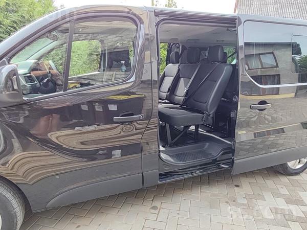 Black Renault Trafic 2023 in Telschi, with an engine capacity of 2.00 L and mileage of 0 thousand km for 21500 €, photo 7 on AUTOMOTO.COM.LV