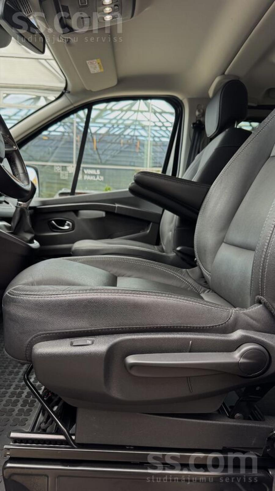 Black Renault Trafic 2025 in Riga, with an engine capacity of 2.00 L and mileage of 152 thousand km for 33500 €, photo 17 on AUTOMOTO.COM.LV