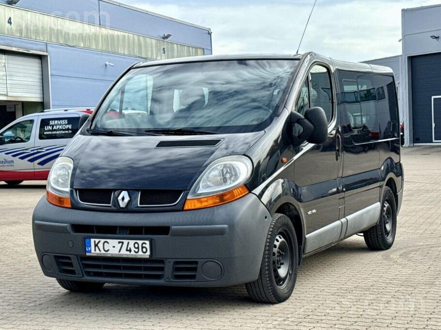 Black Renault Trafic 2005 in Riga, with an engine capacity of 2.50 L and mileage of 265 thousand km for 2500 €, photo 1 on AUTOMOTO.COM.LV