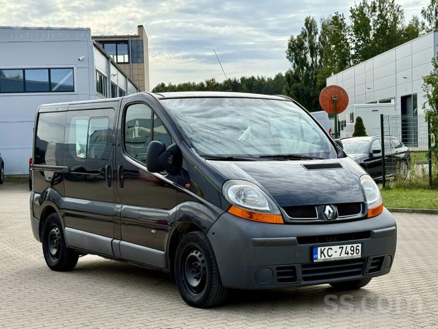 Black Renault Trafic 2005 in Riga, with an engine capacity of 2.50 L and mileage of 265 thousand km for 2500 €, photo 7 on AUTOMOTO.COM.LV