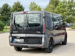 Black Renault Trafic 2005 in Riga, with an engine capacity of 2.50 L and mileage of 265 thousand km for 2500 €, photo 8 on AUTOMOTO.COM.LV