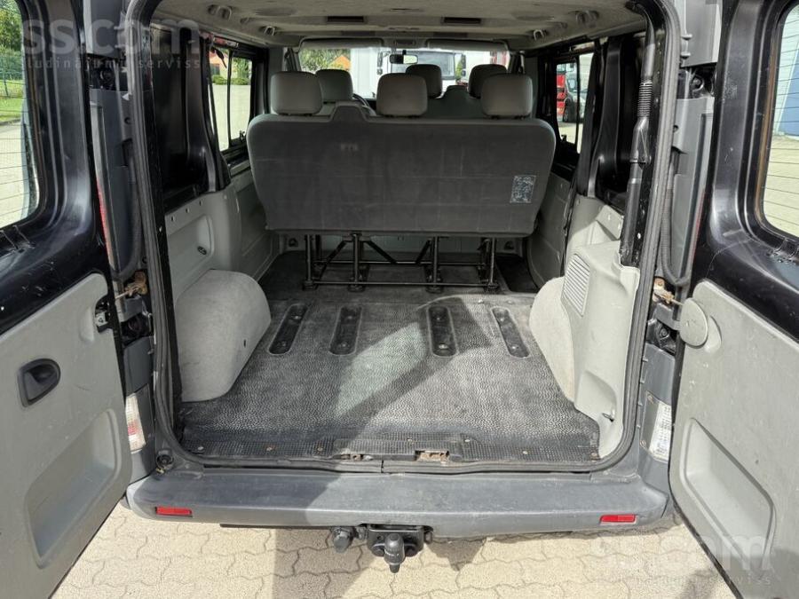 Black Renault Trafic 2005 in Riga, with an engine capacity of 2.50 L and mileage of 265 thousand km for 2500 €, photo 15 on AUTOMOTO.COM.LV