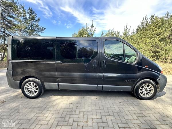 Black Renault Trafic 2007 in Vilnius, with an engine capacity of 2.50 L and mileage of 400 thousand km for 3750 €, photo 3 on AUTOMOTO.COM.LV