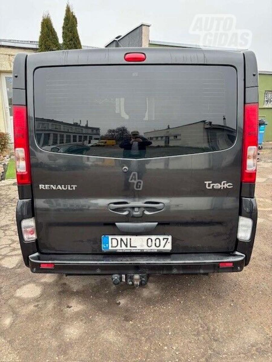 Black Renault Trafic 2008 in Kaunas, with an engine capacity of 2.50 L and mileage of 404 thousand km for 5500 €, photo 3 on AUTOMOTO.COM.LV