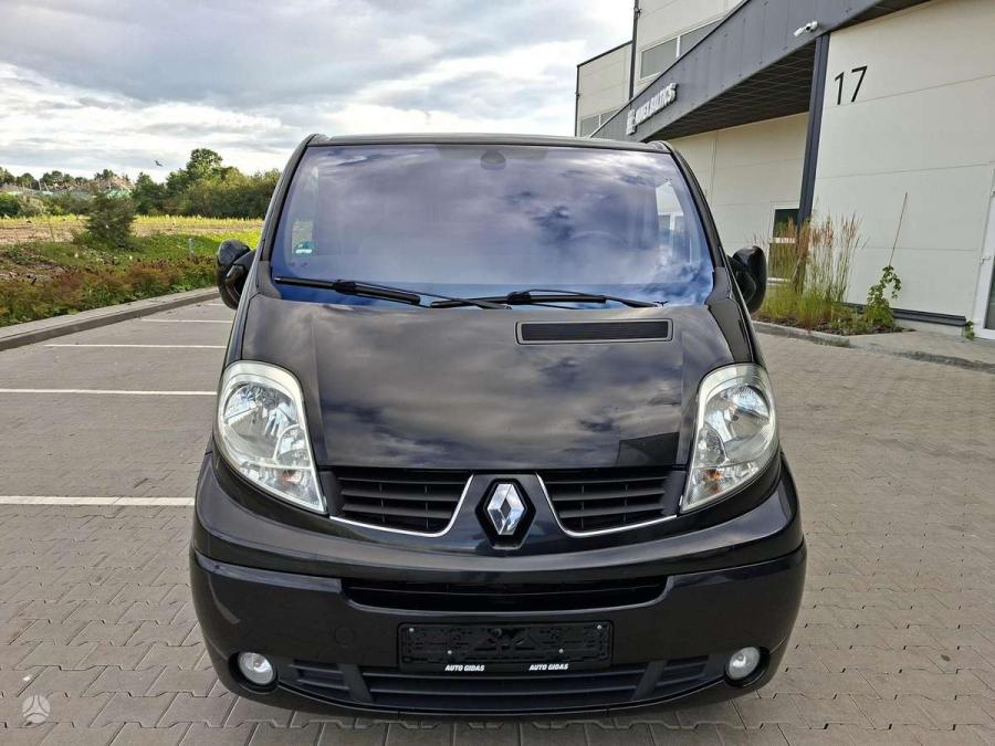 Black Renault Trafic 2008 in Vilnius, with an engine capacity of 2.46 L and mileage of 291 thousand km for 7650 €, photo 8 on AUTOMOTO.COM.LV