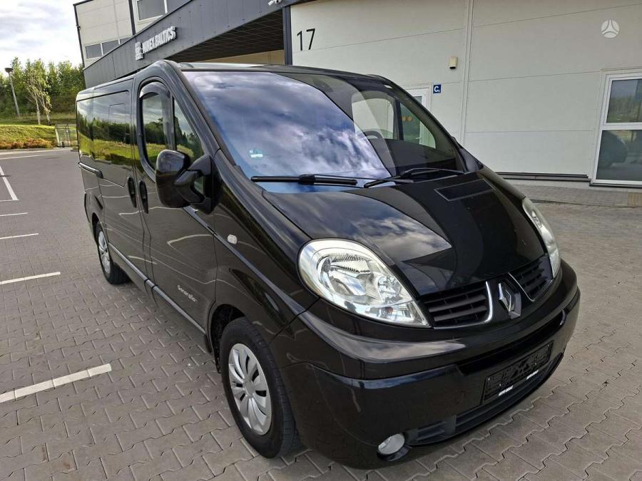Black Renault Trafic 2008 in Vilnius, with an engine capacity of 2.46 L and mileage of 291 thousand km for 7650 €, photo 9 on AUTOMOTO.COM.LV