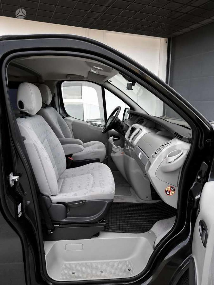 Black Renault Trafic 2008 in Vilnius, with an engine capacity of 2.46 L and mileage of 291 thousand km for 7650 €, photo 12 on AUTOMOTO.COM.LV