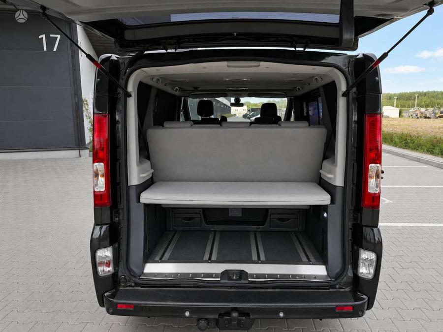 Black Renault Trafic 2008 in Vilnius, with an engine capacity of 2.46 L and mileage of 291 thousand km for 7650 €, photo 14 on AUTOMOTO.COM.LV