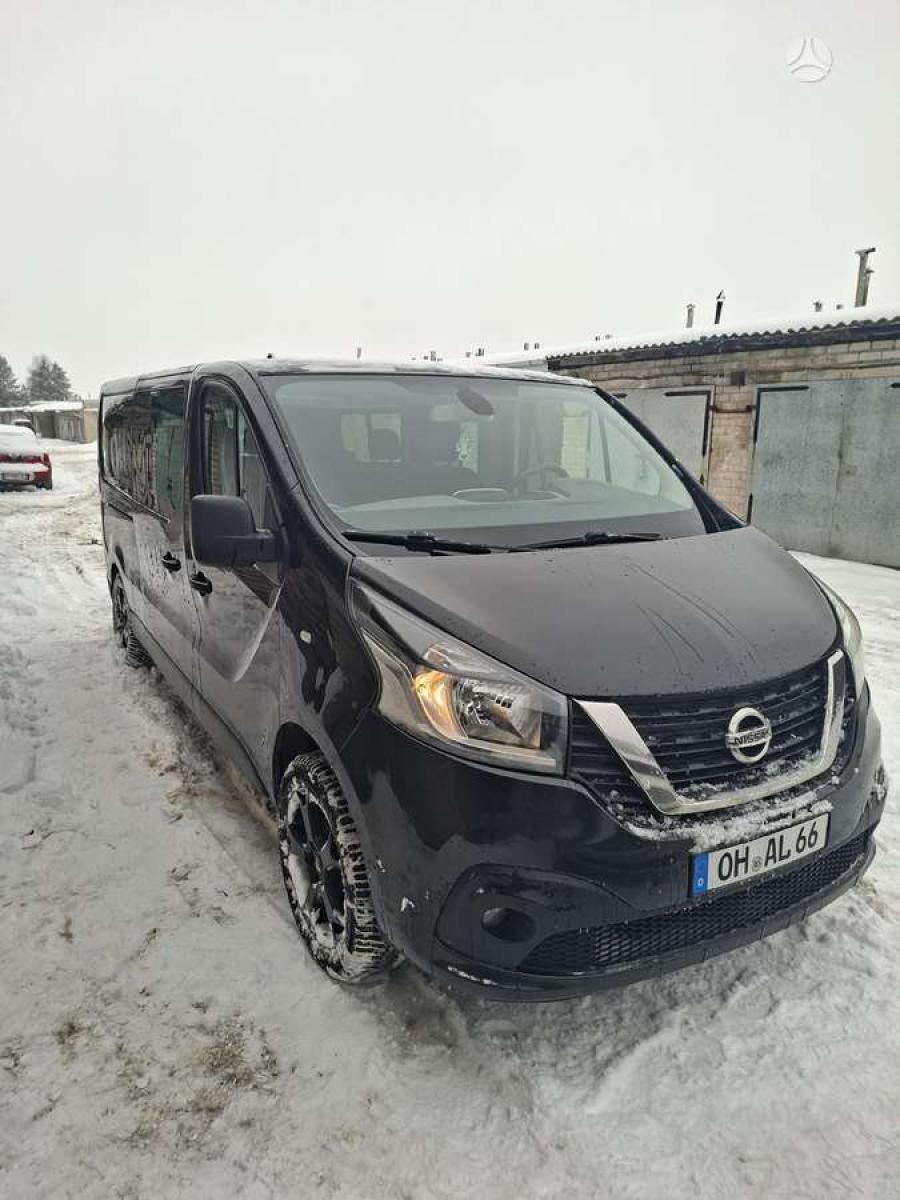 Black Renault Trafic 2017 in Taurage, with an engine capacity of 0.00 L and mileage of 272 thousand km for 12250 €, photo 1 on AUTOMOTO.COM.LV