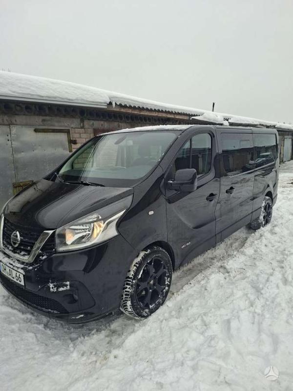 Black Renault Trafic 2017 in Taurage, with an engine capacity of 0.00 L and mileage of 272 thousand km for 12250 €, photo 3 on AUTOMOTO.COM.LV