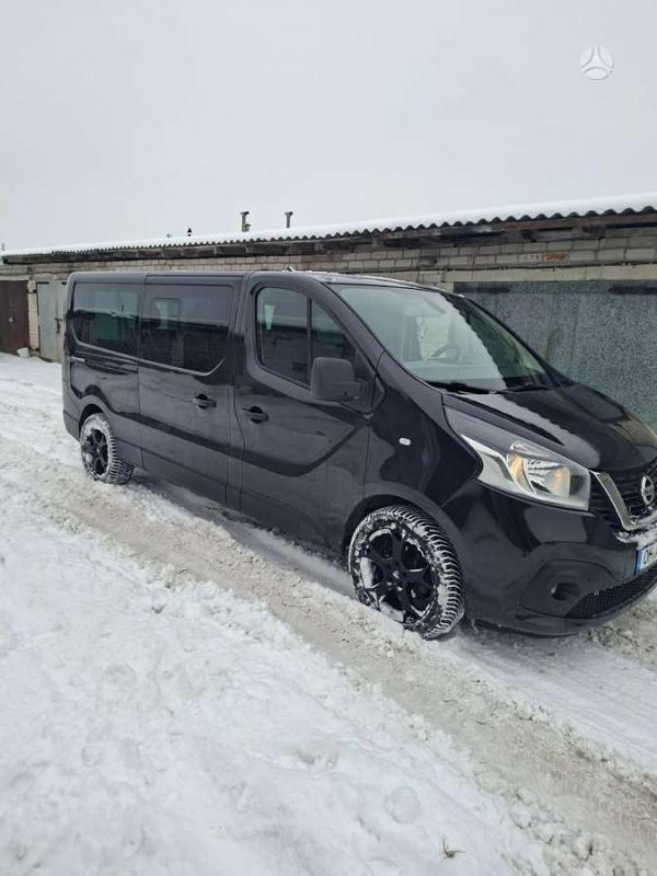 Black Renault Trafic 2017 in Taurage, with an engine capacity of 0.00 L and mileage of 272 thousand km for 12250 €, photo 8 on AUTOMOTO.COM.LV