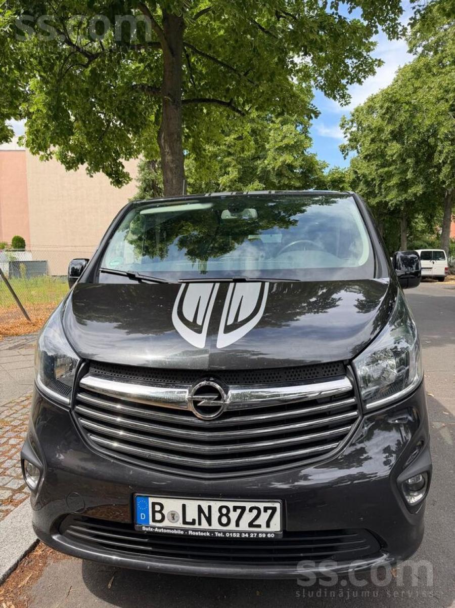 Black Renault Trafic 2018 in Riga, with an engine capacity of 1.60 L and mileage of 166 thousand km for 18499 €, photo 1 on AUTOMOTO.COM.LV