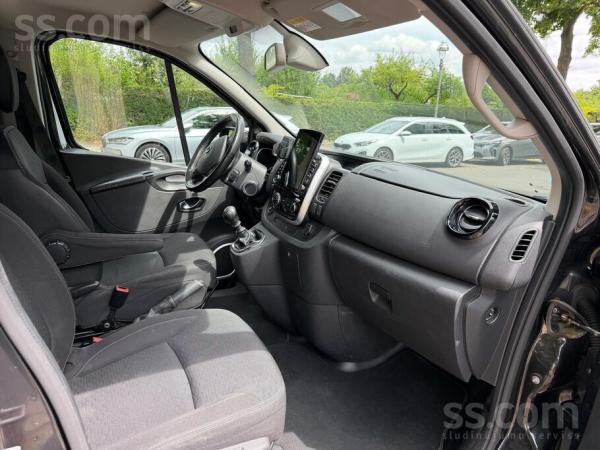 Melns Renault Trafic 2018 Rīga, ar dzinēja tilpumu 1.60 L un nobraukumu 166 tūkst. km par 18499 €, foto 10 vietnē AUTOMOTO.COM.LV