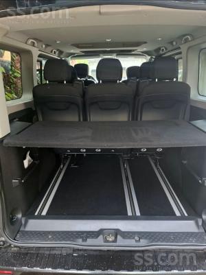 Black Renault Trafic 2018 in Riga, with an engine capacity of 1.60 L and mileage of 166 thousand km for 18499 €, photo 17 on AUTOMOTO.COM.LV