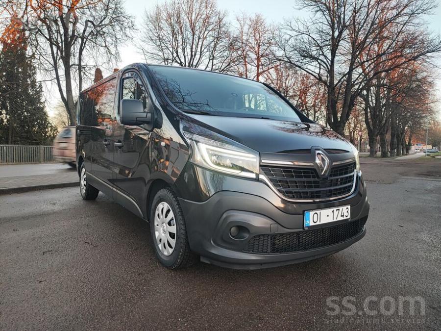 Black Renault Trafic 2019 in Cesis, with an engine capacity of 2.00 L and mileage of 271 thousand km for 12950 €, photo 1 on AUTOMOTO.COM.LV