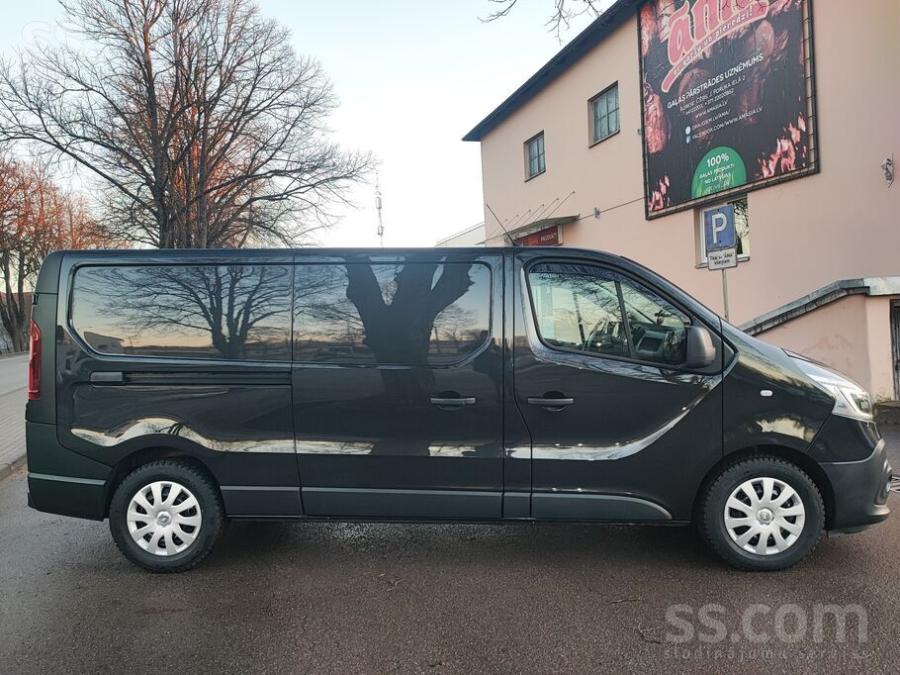 Black Renault Trafic 2019 in Cesis, with an engine capacity of 2.00 L and mileage of 271 thousand km for 12950 €, photo 4 on AUTOMOTO.COM.LV