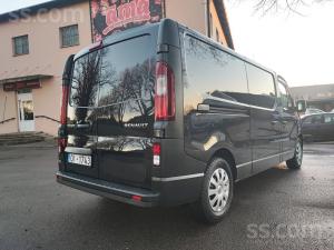 Black Renault Trafic 2019 in Cesis, with an engine capacity of 2.00 L and mileage of 271 thousand km for 12950 €, photo 6 on AUTOMOTO.COM.LV