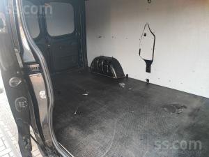 Black Renault Trafic 2019 in Cesis, with an engine capacity of 2.00 L and mileage of 271 thousand km for 12950 €, photo 11 on AUTOMOTO.COM.LV