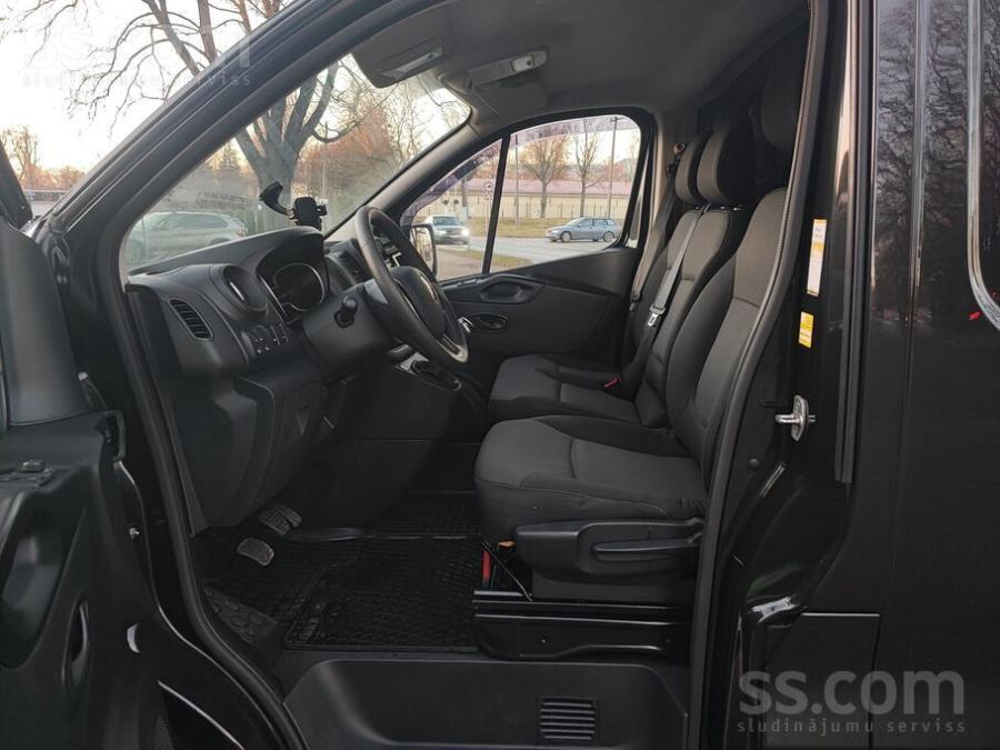 Black Renault Trafic 2019 in Cesis, with an engine capacity of 2.00 L and mileage of 271 thousand km for 12950 €, photo 14 on AUTOMOTO.COM.LV