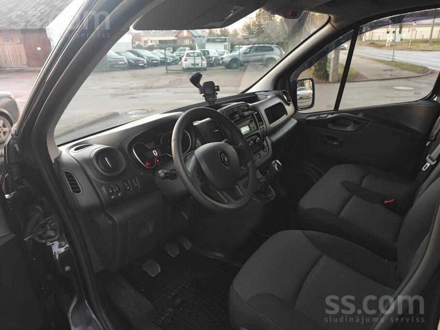 Black Renault Trafic 2019 in Cesis, with an engine capacity of 2.00 L and mileage of 271 thousand km for 12950 €, photo 15 on AUTOMOTO.COM.LV