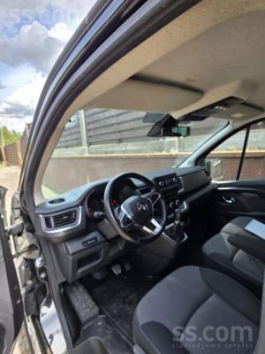 Black Renault Trafic 2023 in Cesis, with an engine capacity of 2.00 L and mileage of 0 thousand km for 19999 €, photo 5 on AUTOMOTO.COM.LV