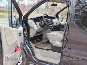 Melns Renault Trafic 2006 Kohtla-Jerve, ar dzinēja tilpumu 1.90 L un nobraukumu 437 tūkst. km par 3200 €, foto 5 vietnē AUTOMOTO.COM.LV