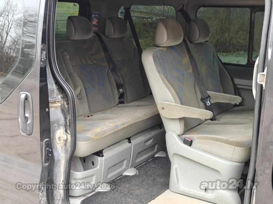 Melns Renault Trafic 2006 Kohtla-Jerve, ar dzinēja tilpumu 1.90 L un nobraukumu 437 tūkst. km par 3200 €, foto 8 vietnē AUTOMOTO.COM.LV