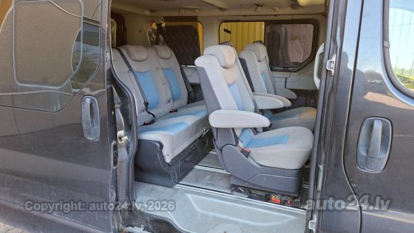 Melns Renault Trafic 2006 Tallina, ar dzinēja tilpumu 2.00 L un nobraukumu 466 tūkst. km par 3900 €, foto 9 vietnē AUTOMOTO.COM.LV